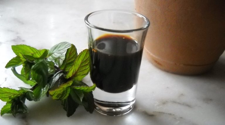 Traditional Arabic Drinks — an Excellent Variety of Flavors | Coming ...